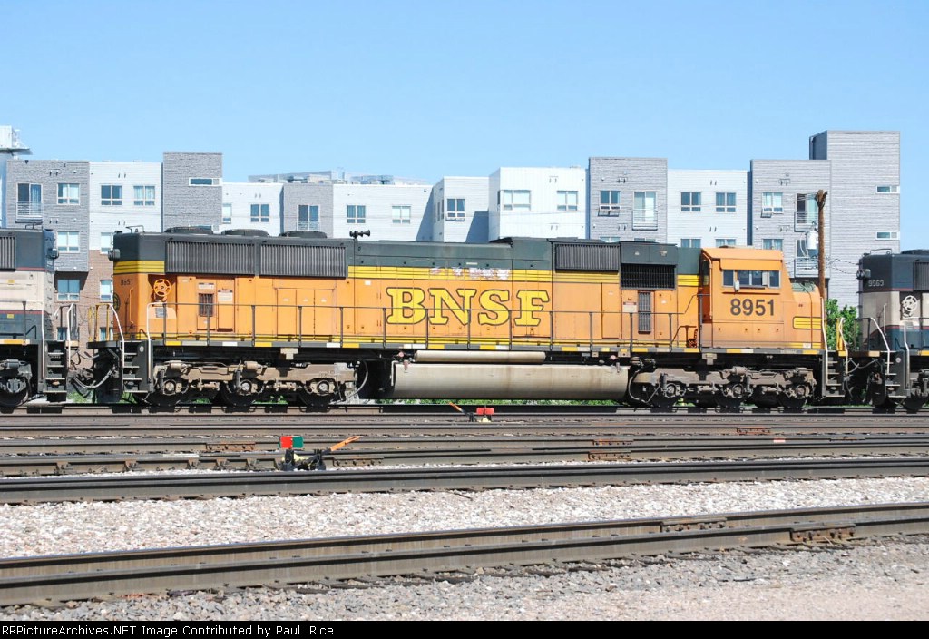BNSF 8951